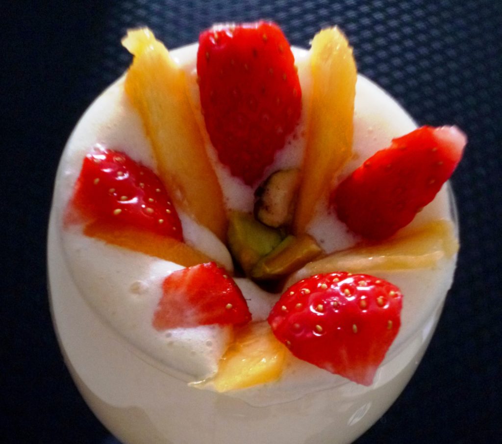 Mousse aux fruits d'été: fraise - pêche • Cooking & Bon appétit